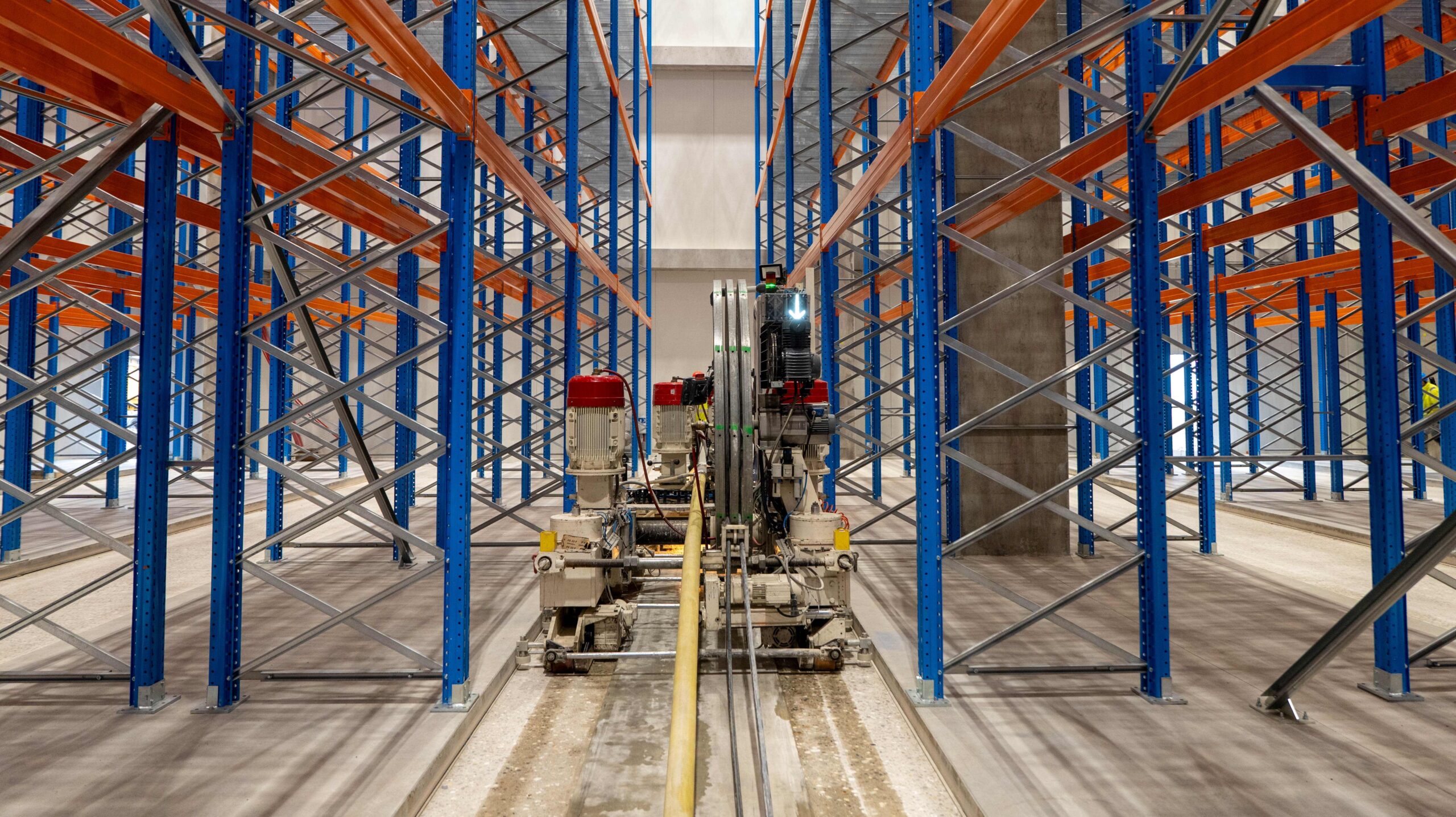 Alphaplan - Worldwide innovationin ULTRAFLAT FLOORS